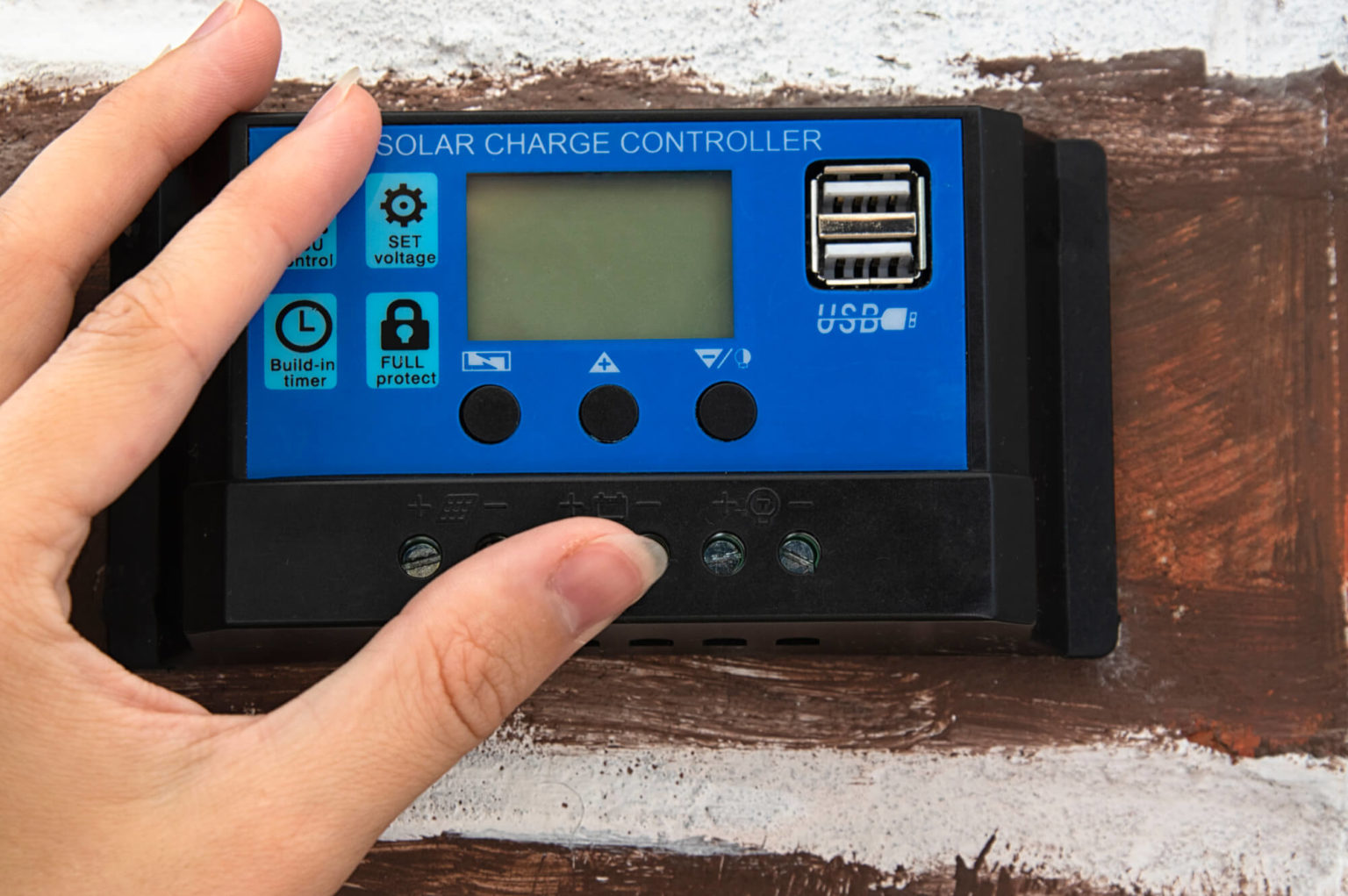 Best Solar Charge Controllers for 2024 - Essential Controllers for Effective Solar Energy ...