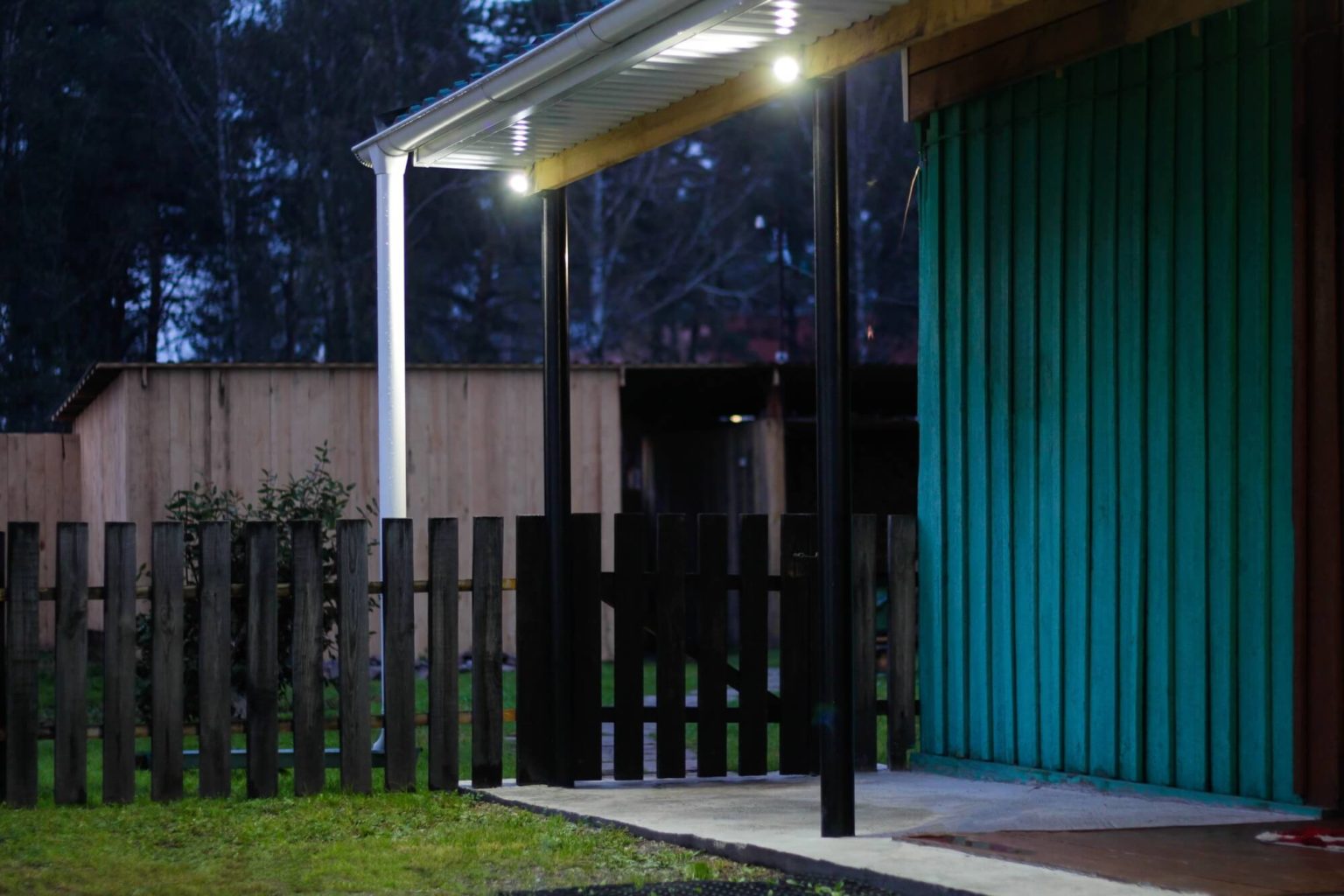 Best Solar Gutter Lights for 2025 - Convenient Lights for Enhanced ...