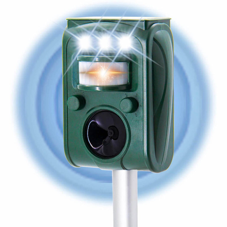 Best Solar Pest Repellers for 2025 - Eco-Safe Repellers for Keeping ...
