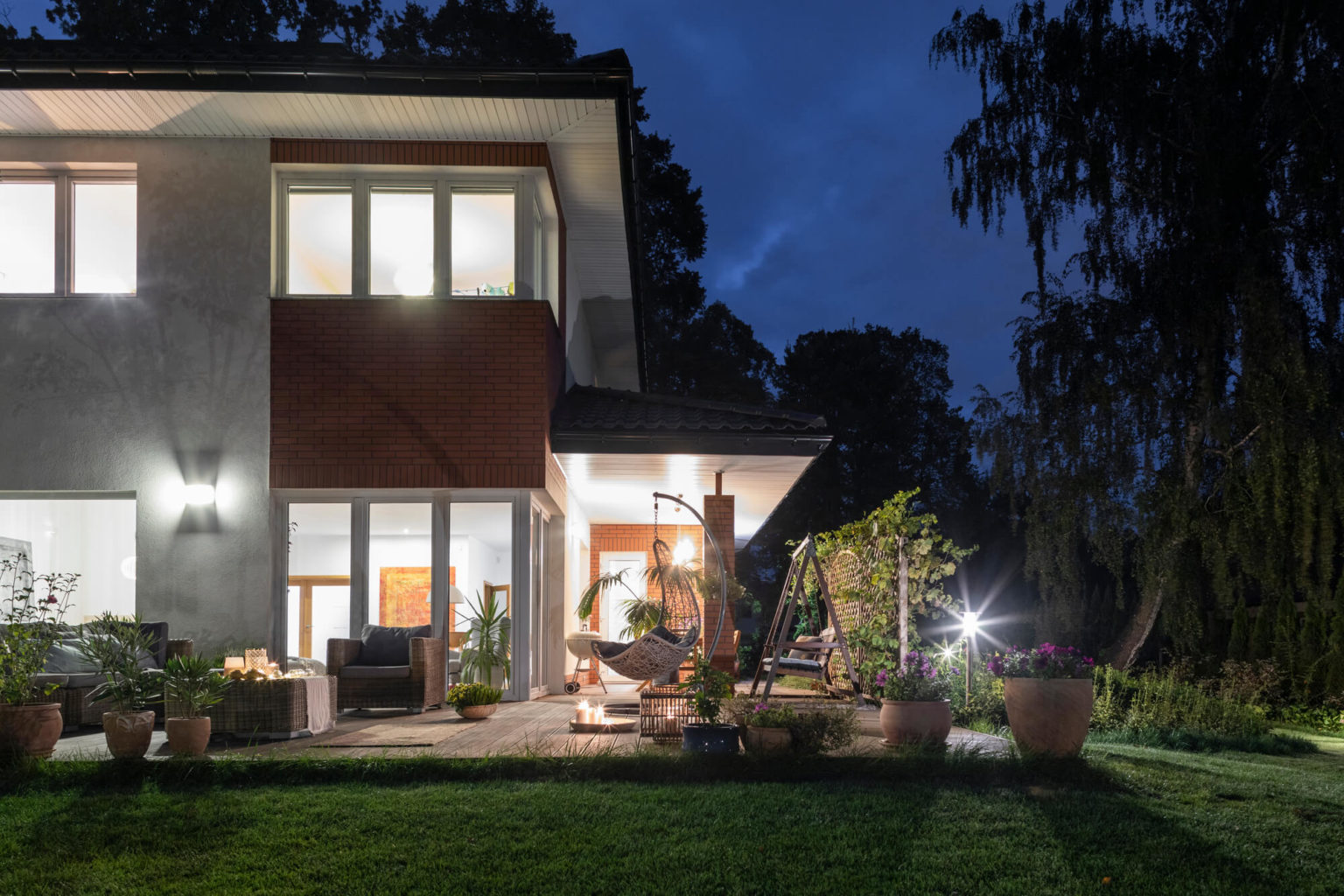 Best Solar Porch Lights for 2024 - Welcoming Lights for Porch Safety ...