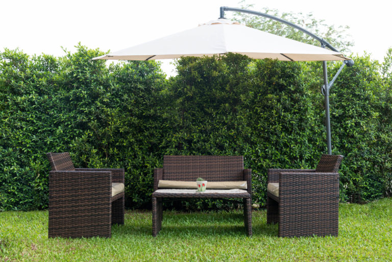 Best Solar Umbrellas for 2023 - Stylish Umbrellas with Solar-Powered ...